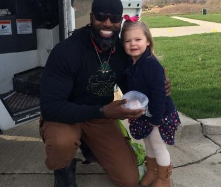 The Friendship Between a Little Girl and Her Garbage Man Will Melt Your ...
