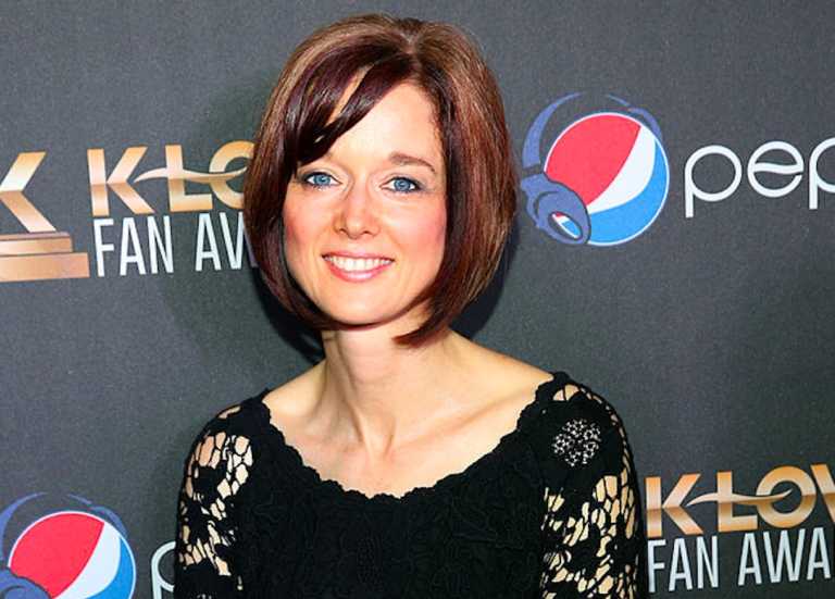 WATCH: We Asked Ann Voskamp to Go Back 15 Years and Give Herself Some ...