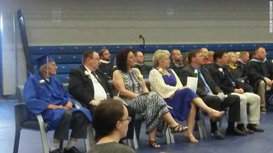 WWII Vet Who Dropped Out of High School to Join the Navy Finally Gets ...