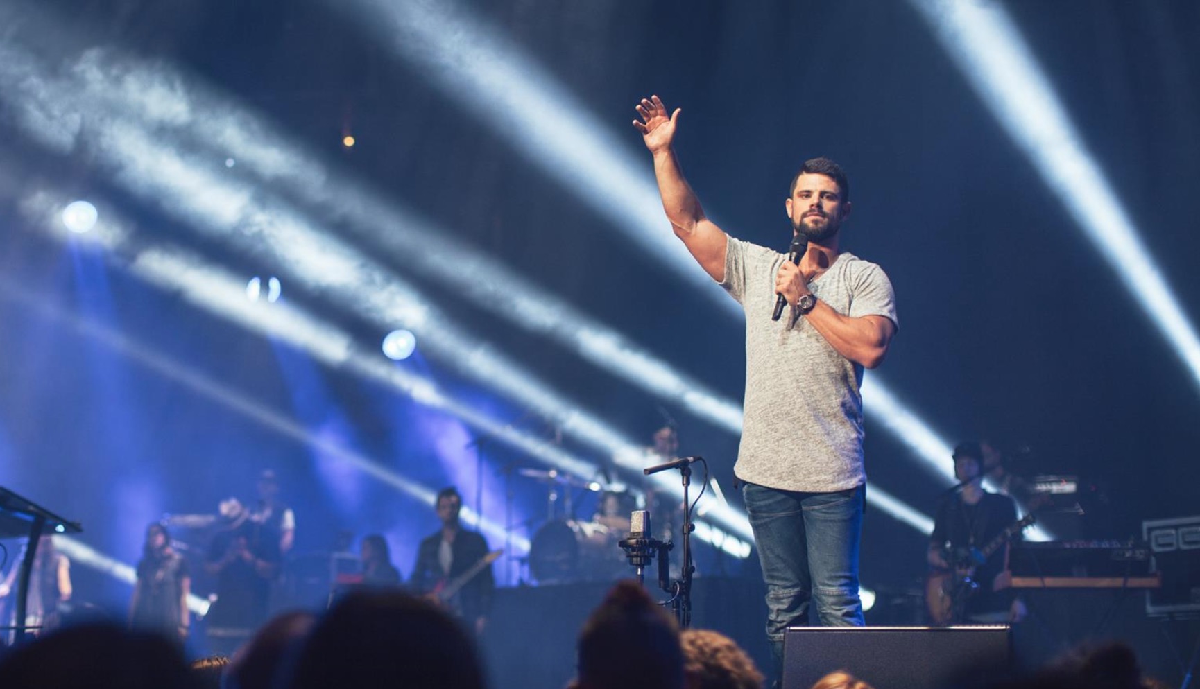 Megachurch Pastor Lands $110 Million Contract …or Did He? – Faithwire