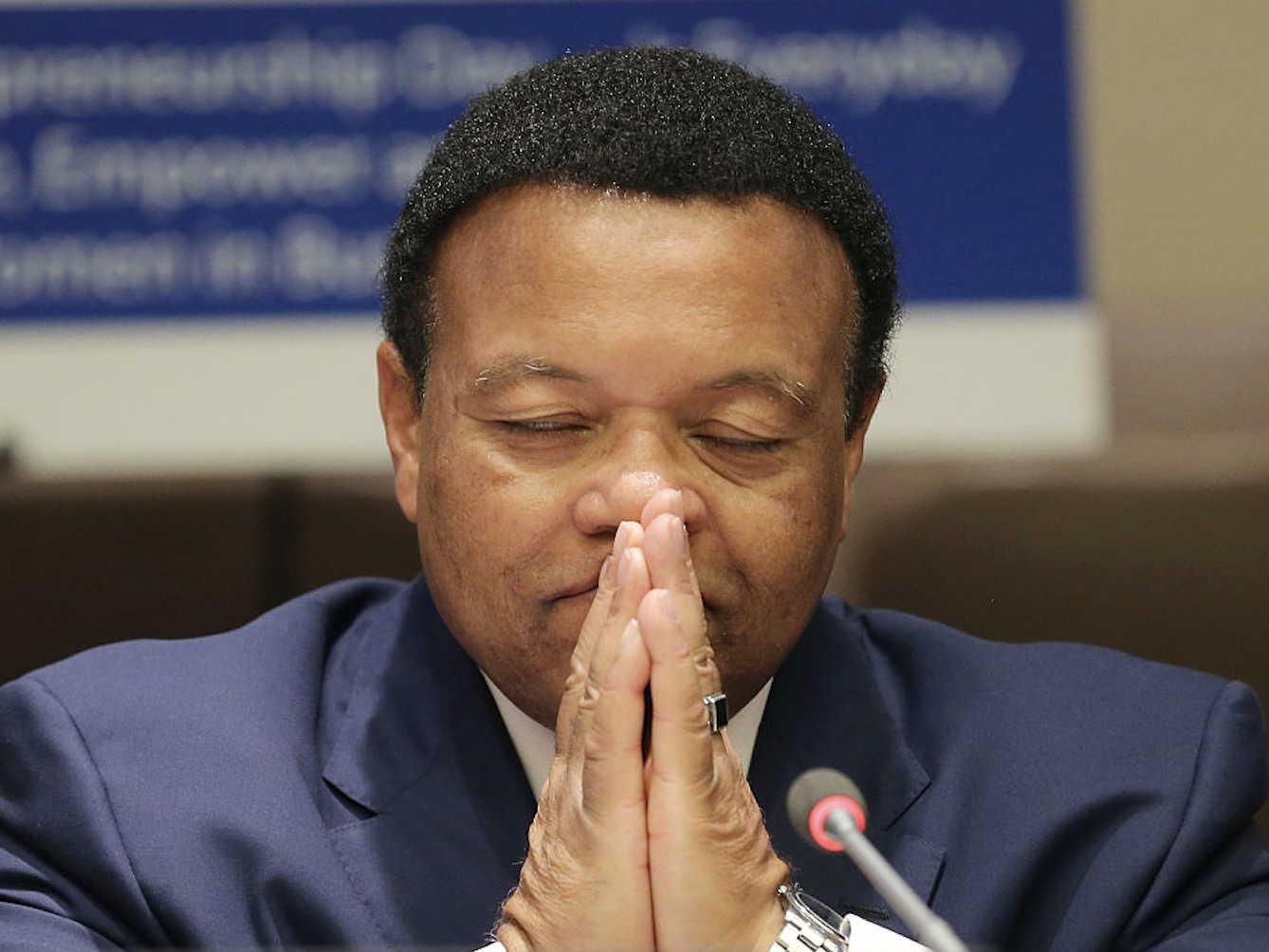 Black Fox News Anchor Has a Powerful Message About the ‘Shackles of ...