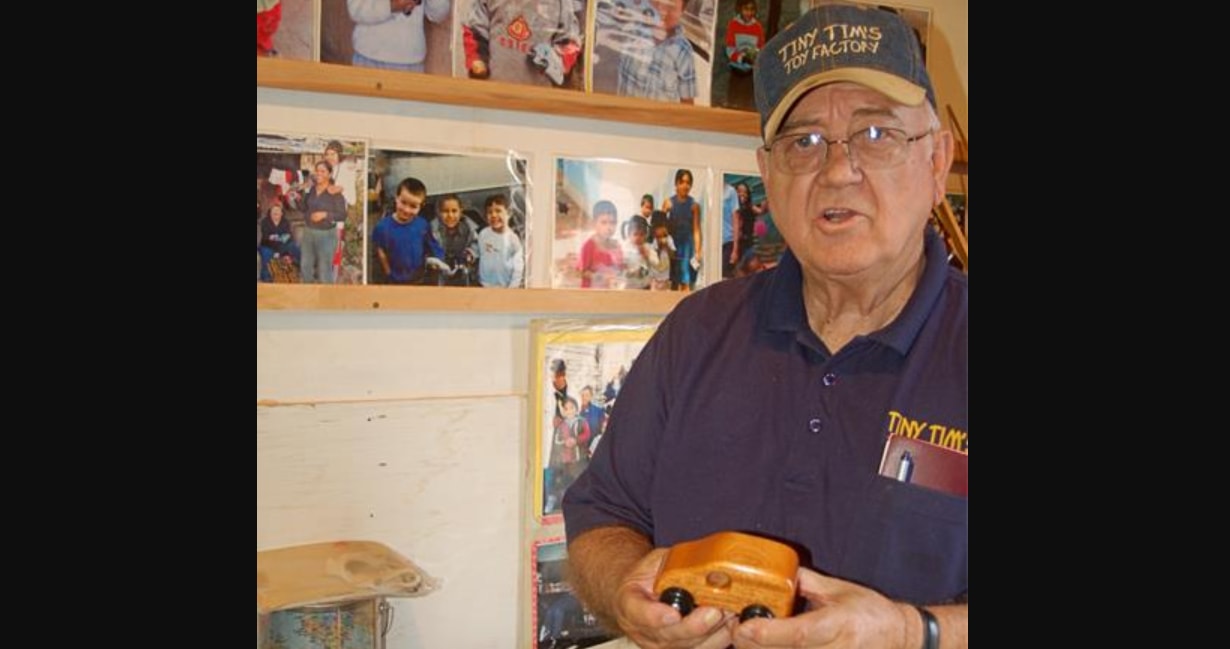 This Elderly Utah Man’s ‘Tiny Tim Toy Factory’ Brings Festive Cheer to ...