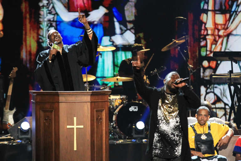 Snoop Dogg Takes BET Awards to Church With Epic Gospel Performance No ...