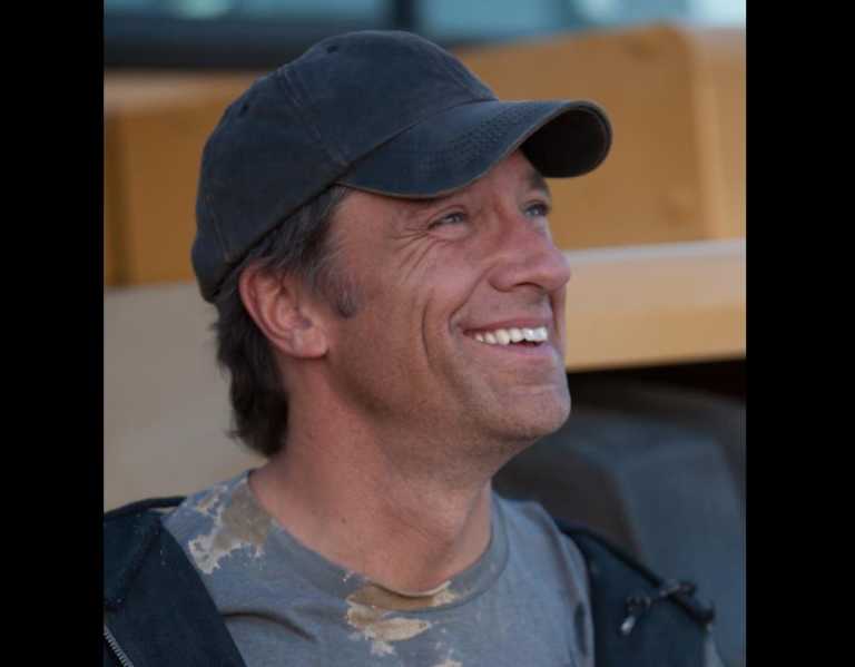 Mike Rowe Finally Weighs in on the Controversial Nike Kaepernick ...