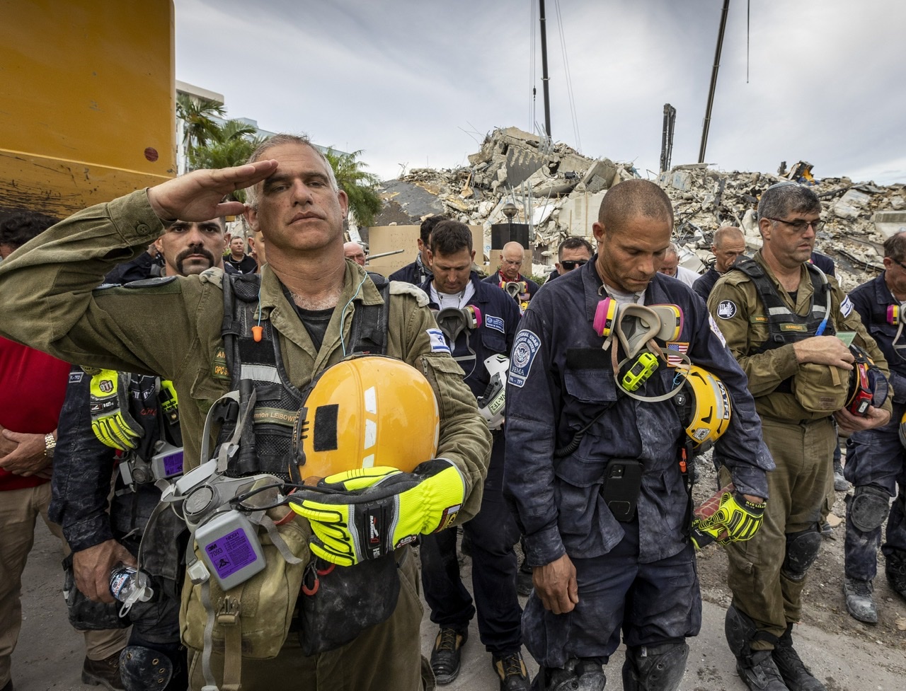 Israeli Rescue Team Met with Cheers as They Leave Florida Condo ...