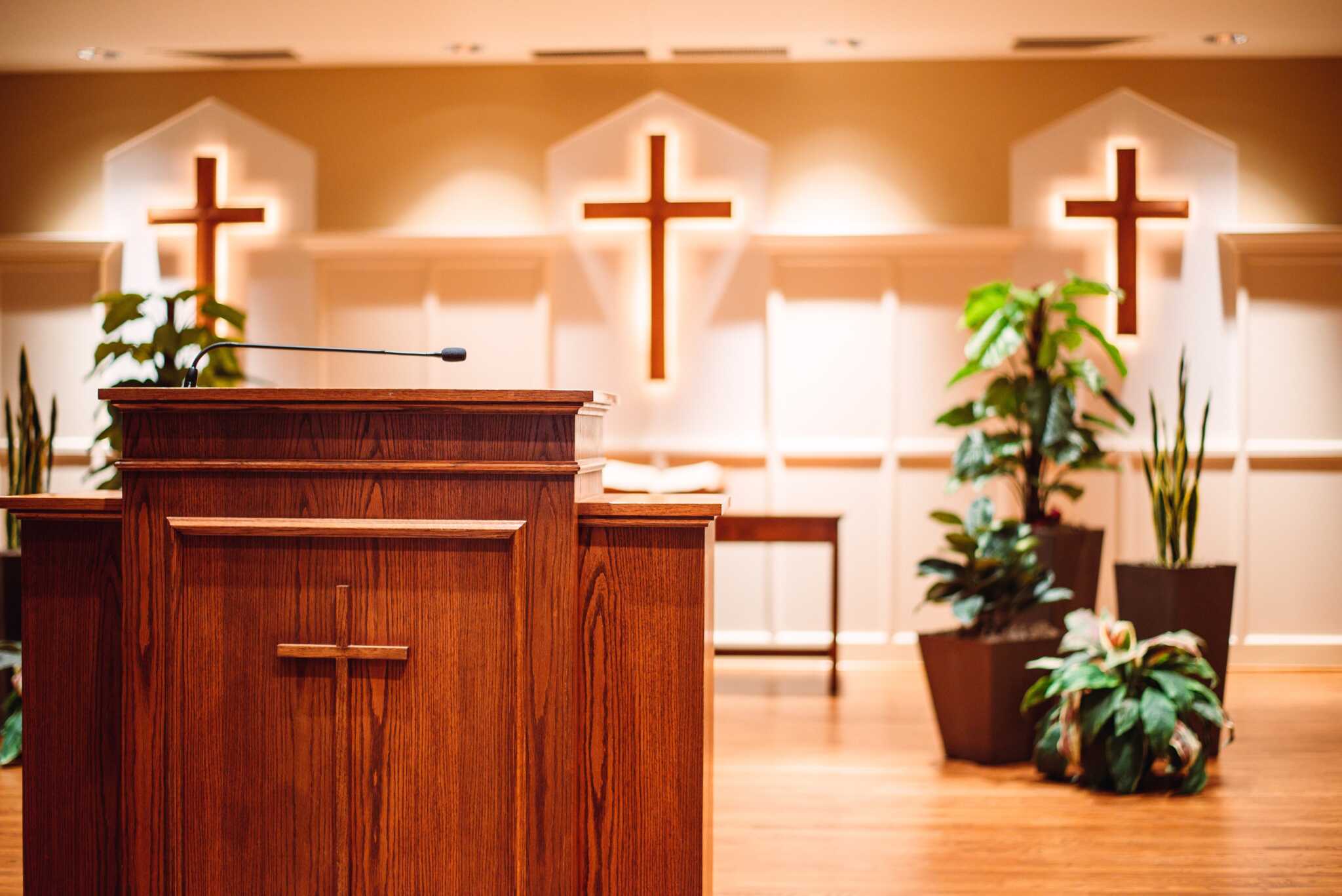 Which Churches Allow Female Pastors? New Survey Reveals Current Trends ...