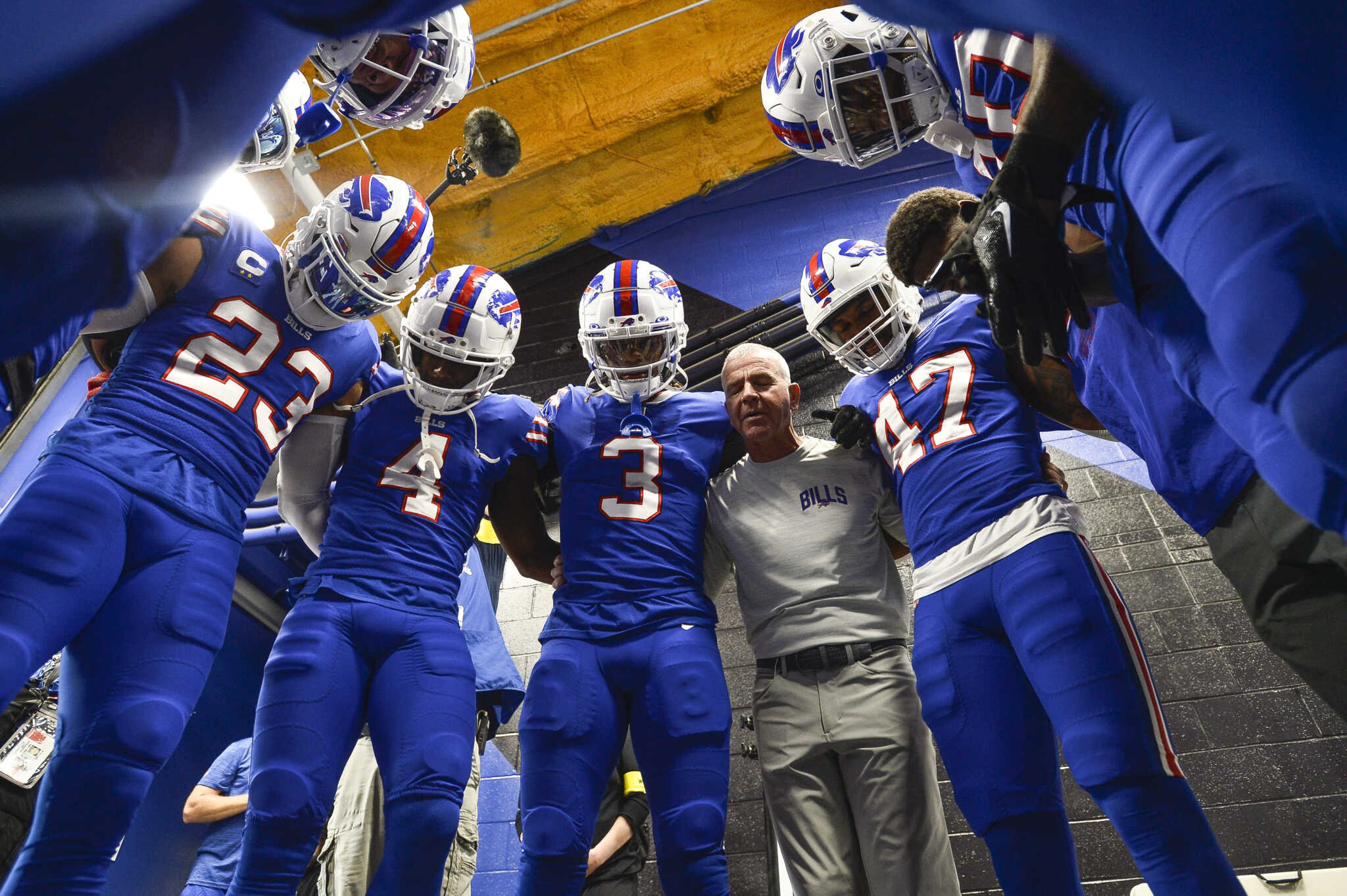 ‘He’s a Fighter’: Damar Hamlin’s High School Football Coach Relies on ...