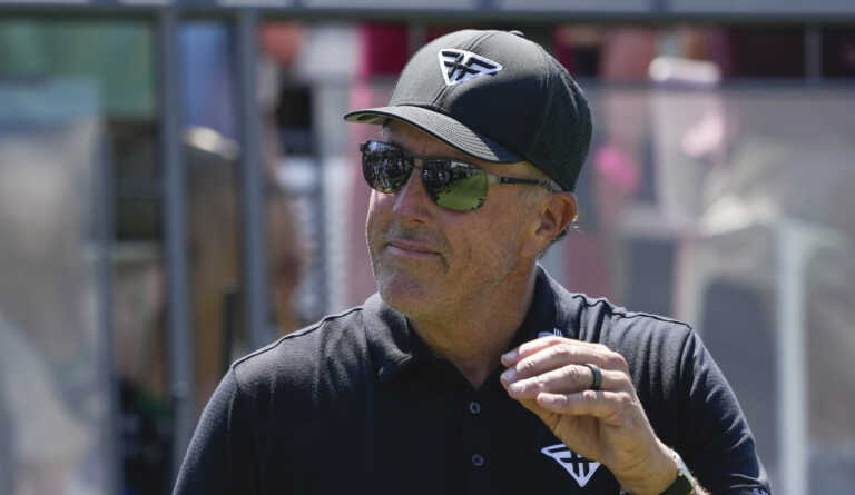 Pro Golfer Opens Up About Gambling Addiction, Credits Wife as ‘Strong ...
