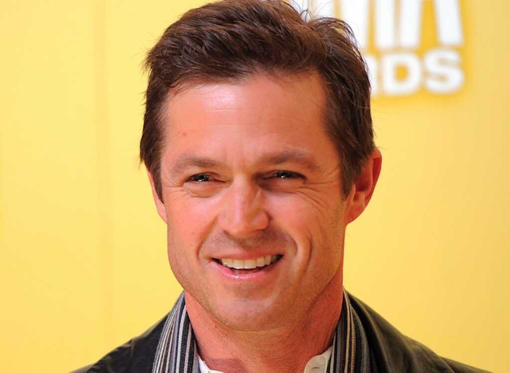 Hollywood Actor Shares Powerful Redemption Story: ‘God Loves’ – Faithwire