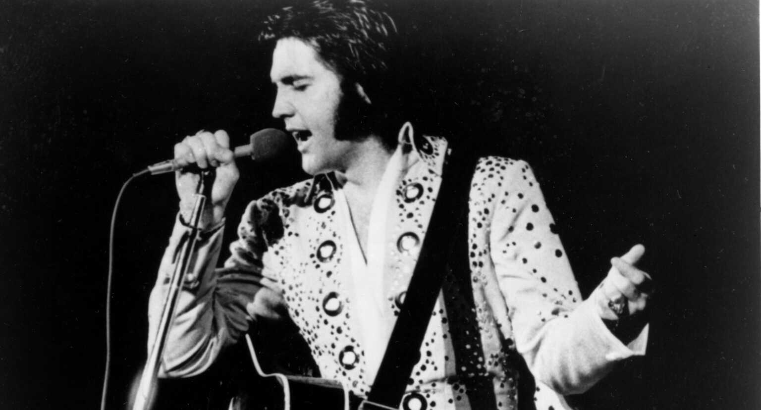 Church Displays Elvis Presley’s Personal Bible With Inspiring ...